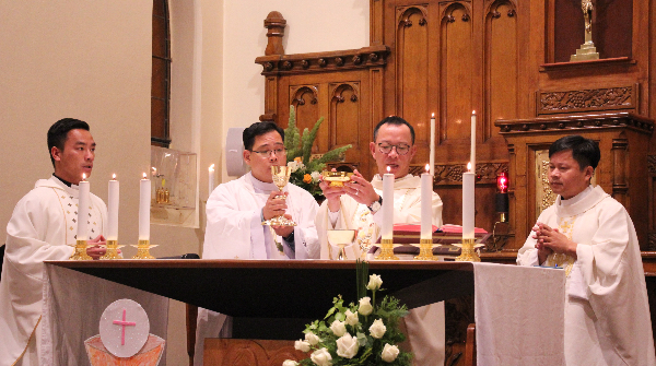 EPPING PARISH: : Eucharist